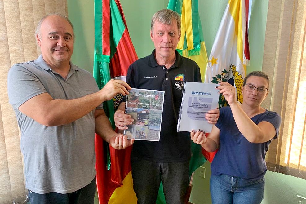 Emater/RS-Ascar entrega relatório de atividades ao Executivo Municipal
